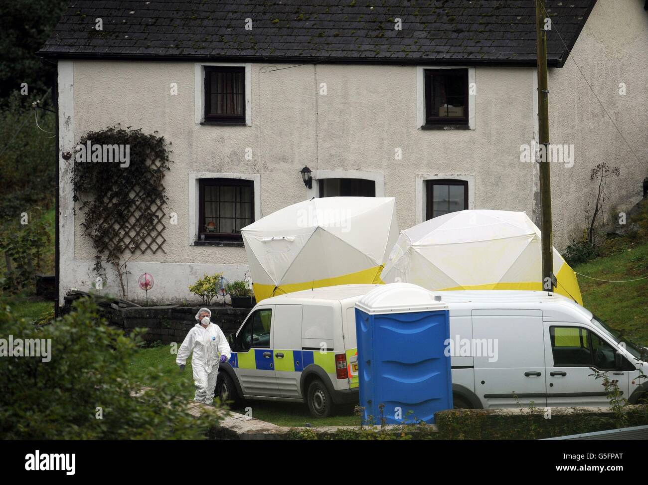 Police outside the home of mark bridger hi-res stock photography and ...