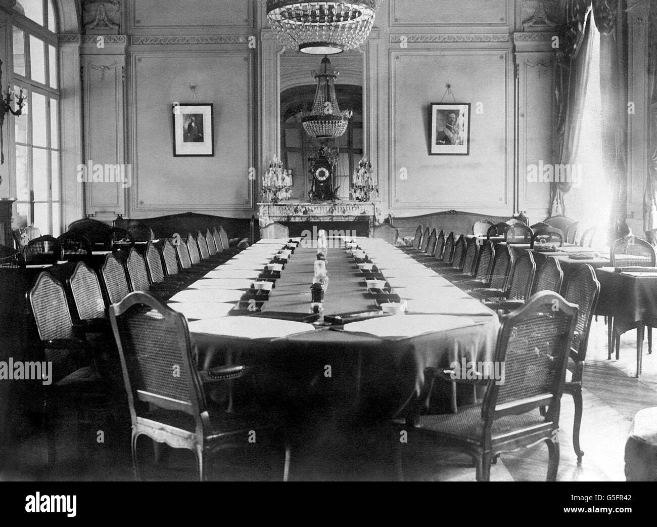 World War One - Versailles Peace Treaty - 1919 Stock Photo - Alamy