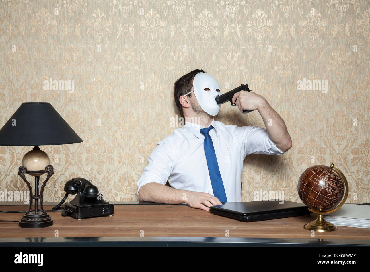 Man solve problems hi-res stock photography and images - Alamy