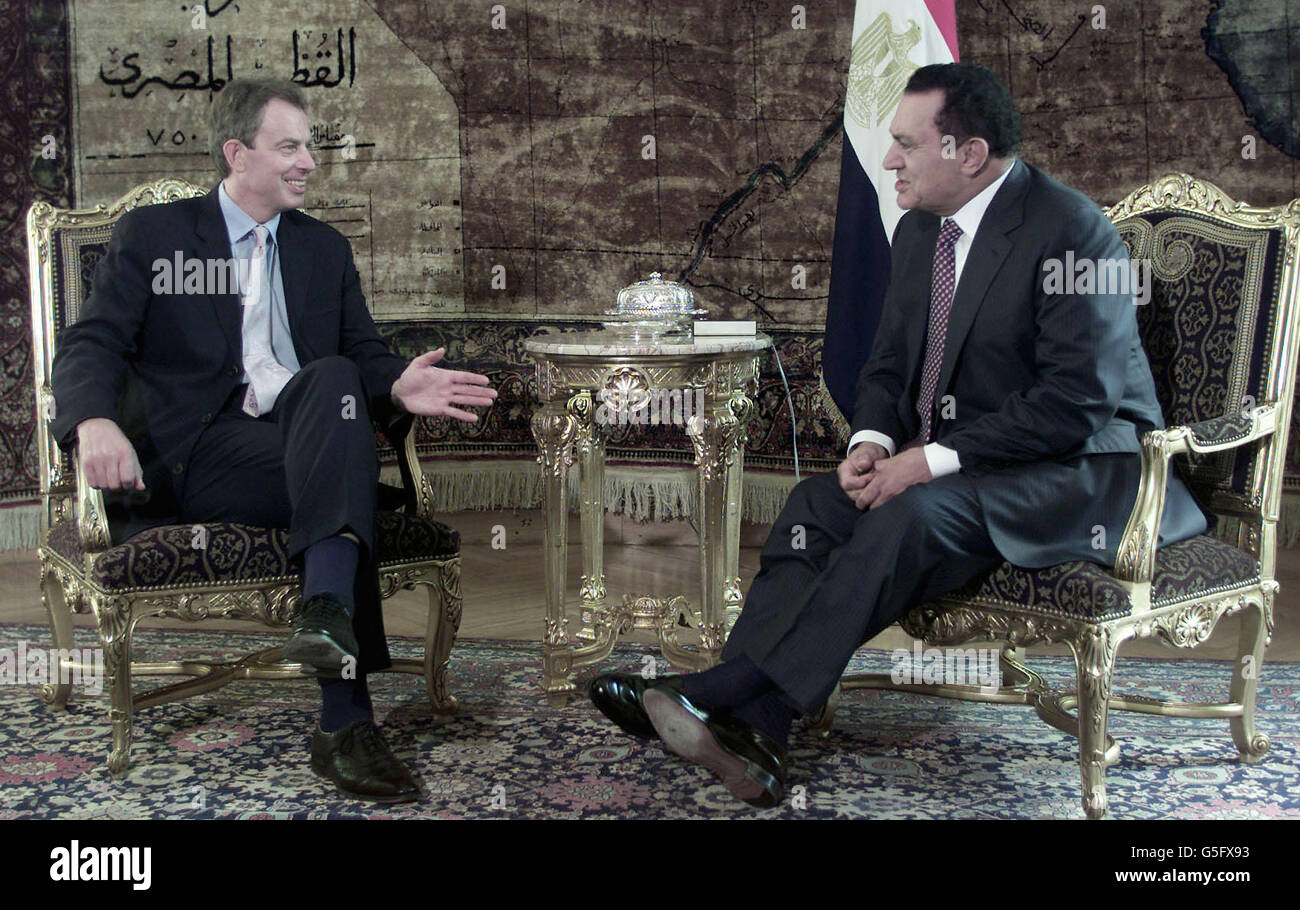 Politics sitting talking gesturing tony blair hi-res stock photography ...
