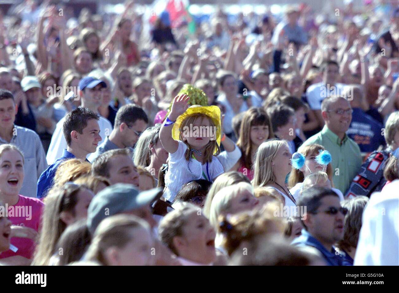 Crowd concert hearsay hi-res stock photography and images - Alamy