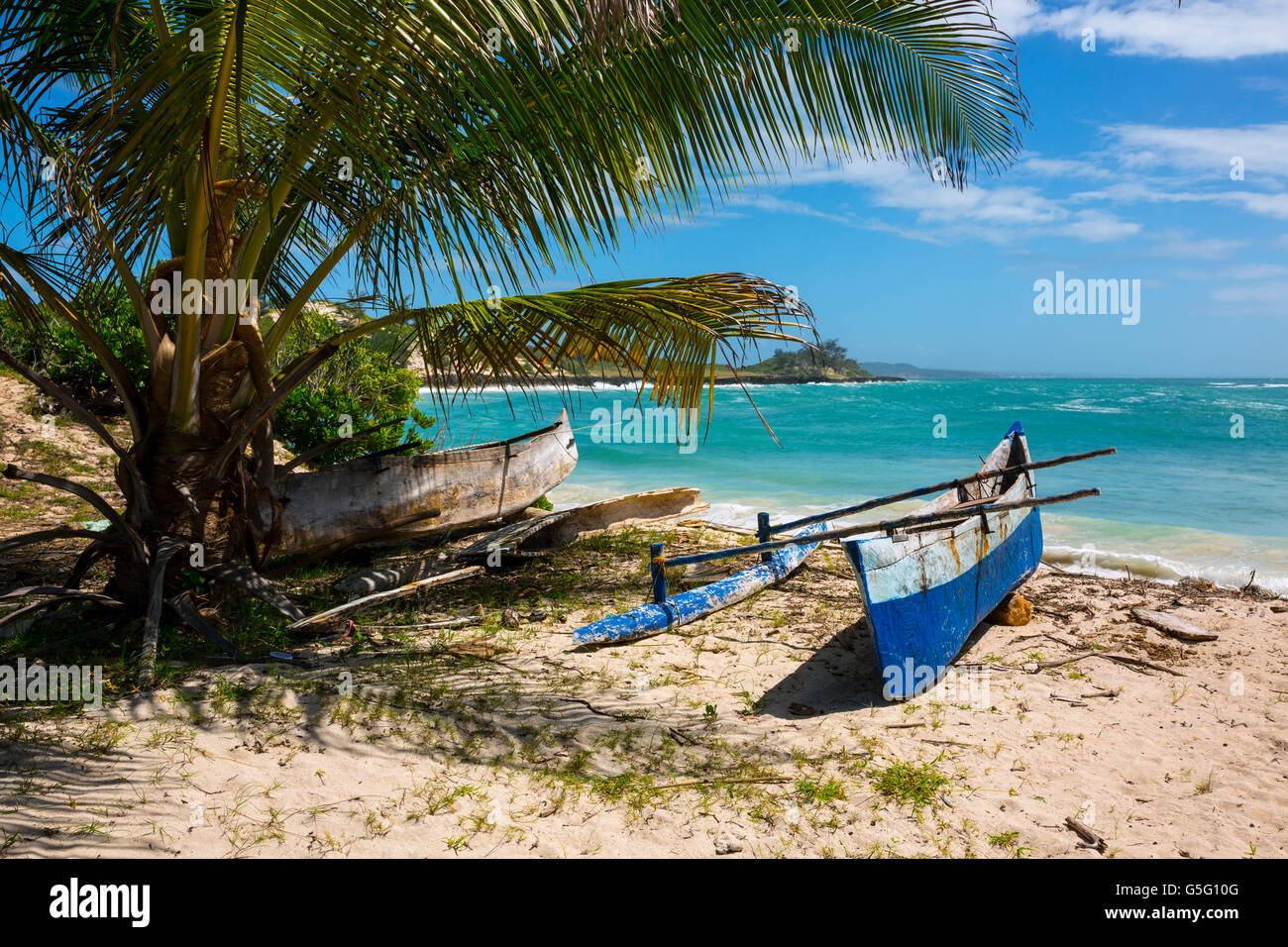 Old style piroga boat on the shore in Madagascar Stock Photo - Alamy