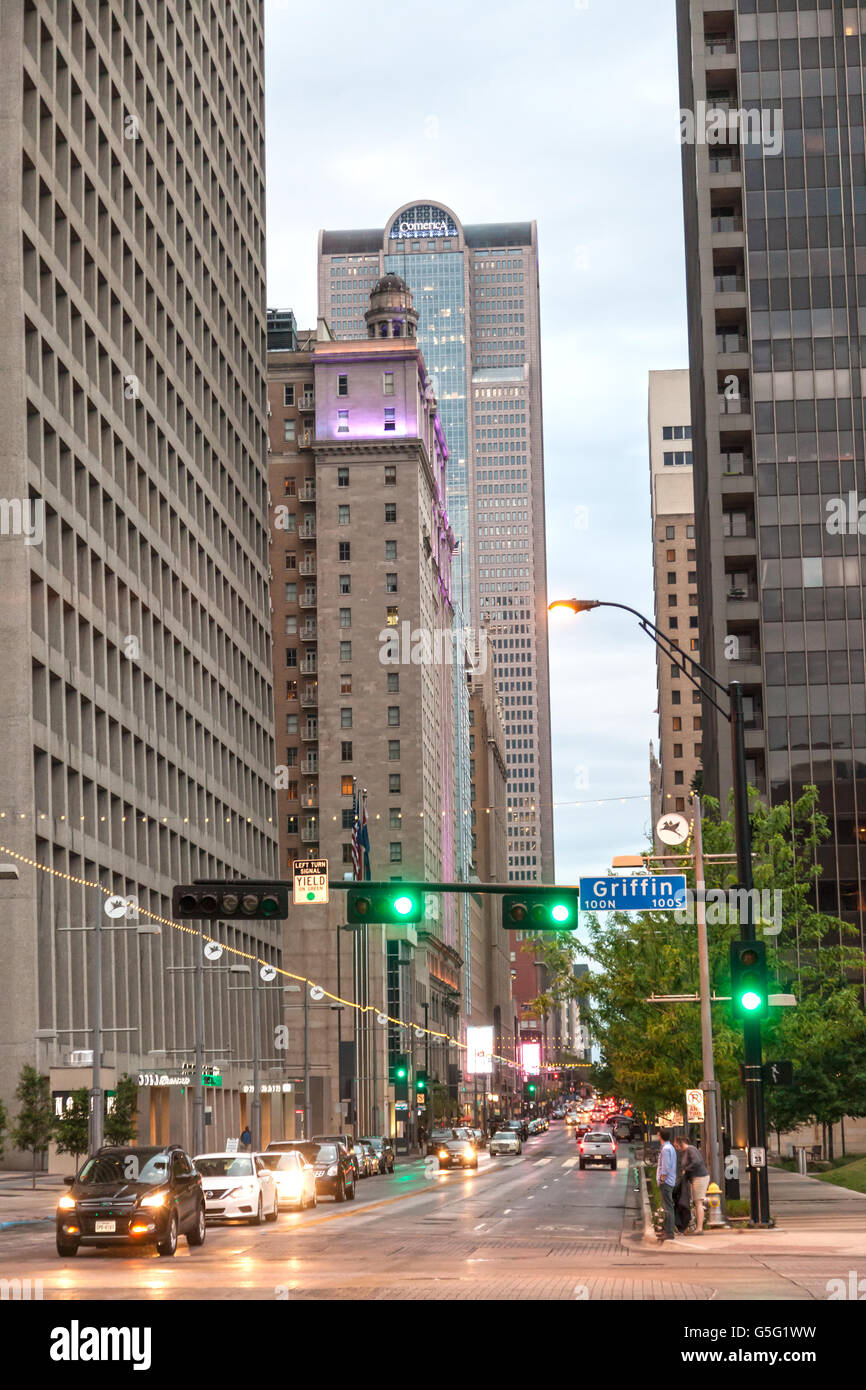 Night in downtown dallas hi-res stock photography and images - Alamy