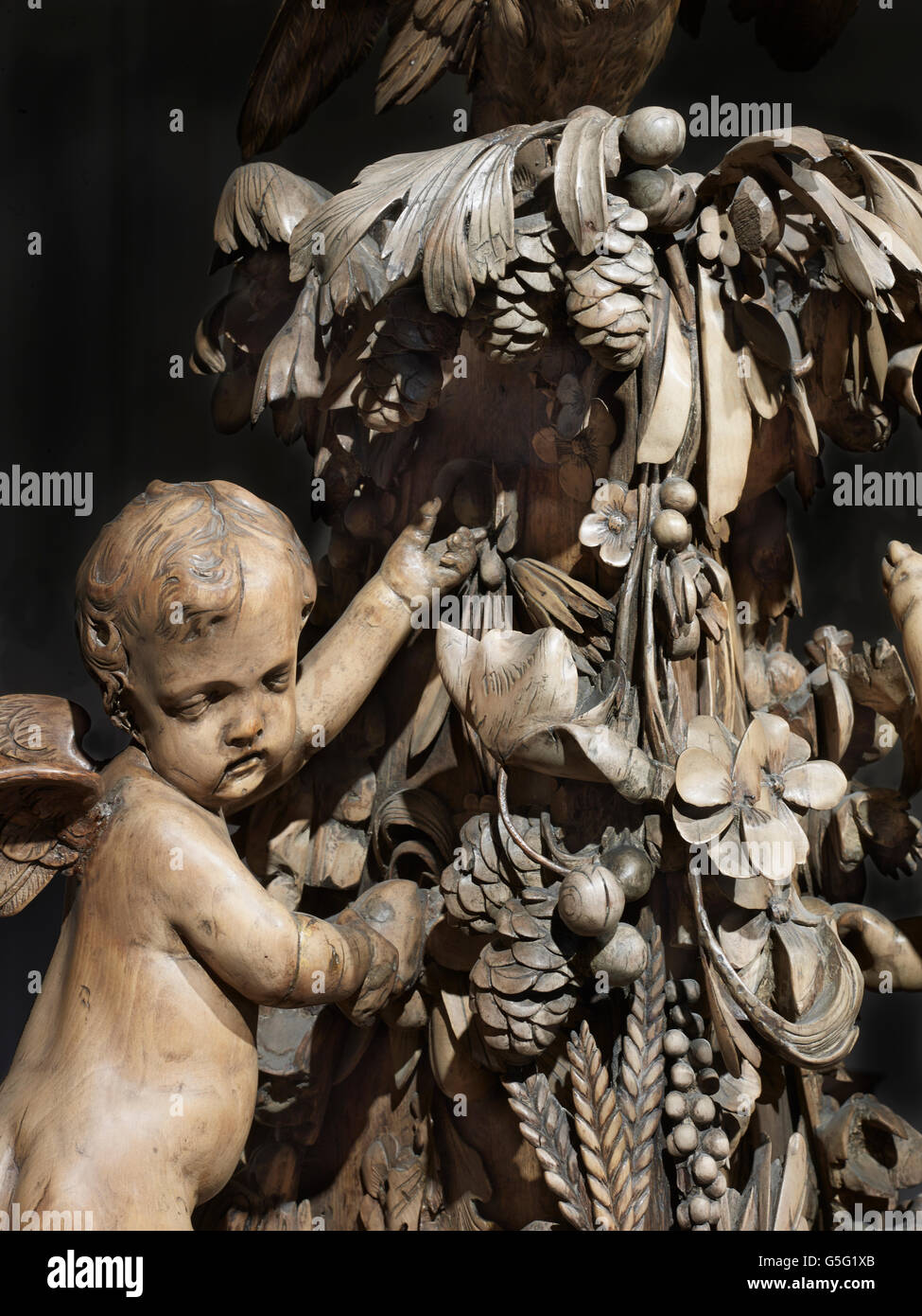 Grinling gibbons hi-res stock photography and images - Alamy