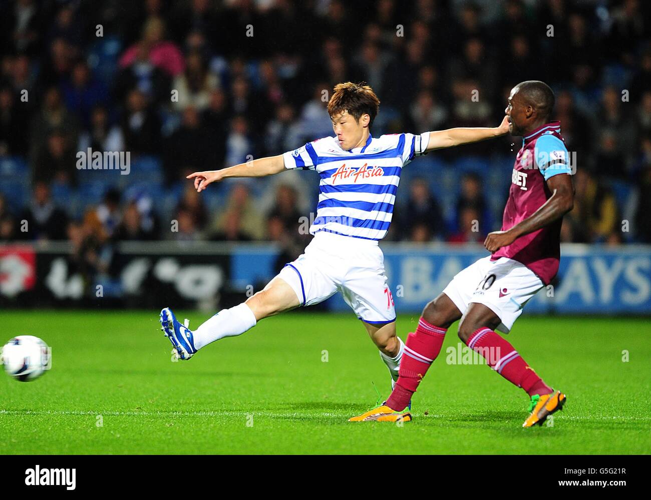 West ham uniteds guy demel hi-res stock photography and images - Alamy