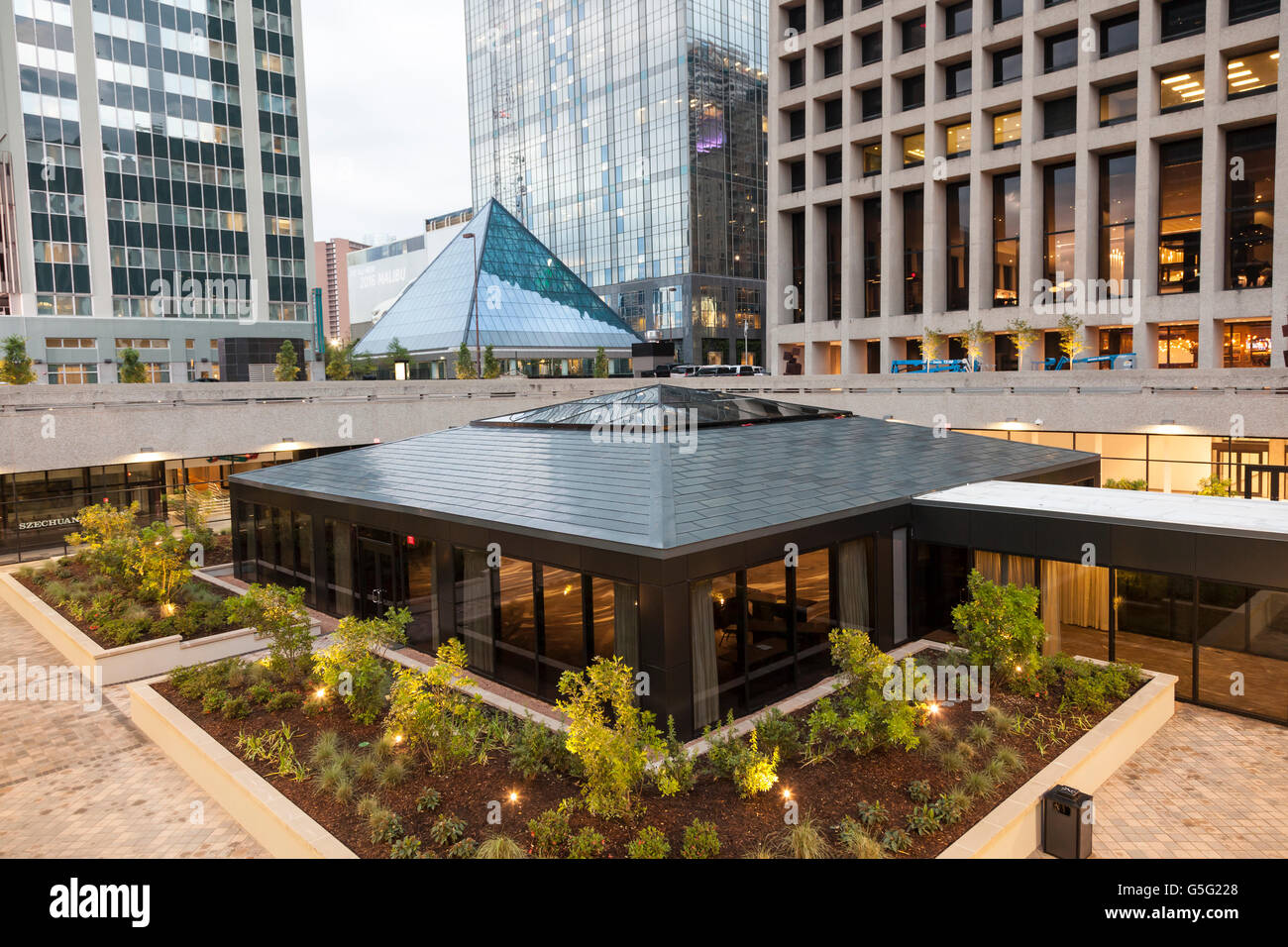 Downtown dallas architecture hi-res stock photography and images - Alamy