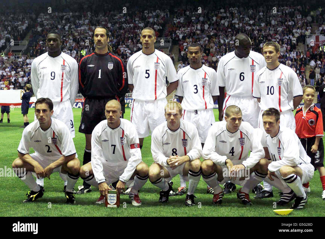 The England Team line up before kick-off in the Group Nine World Cup ...