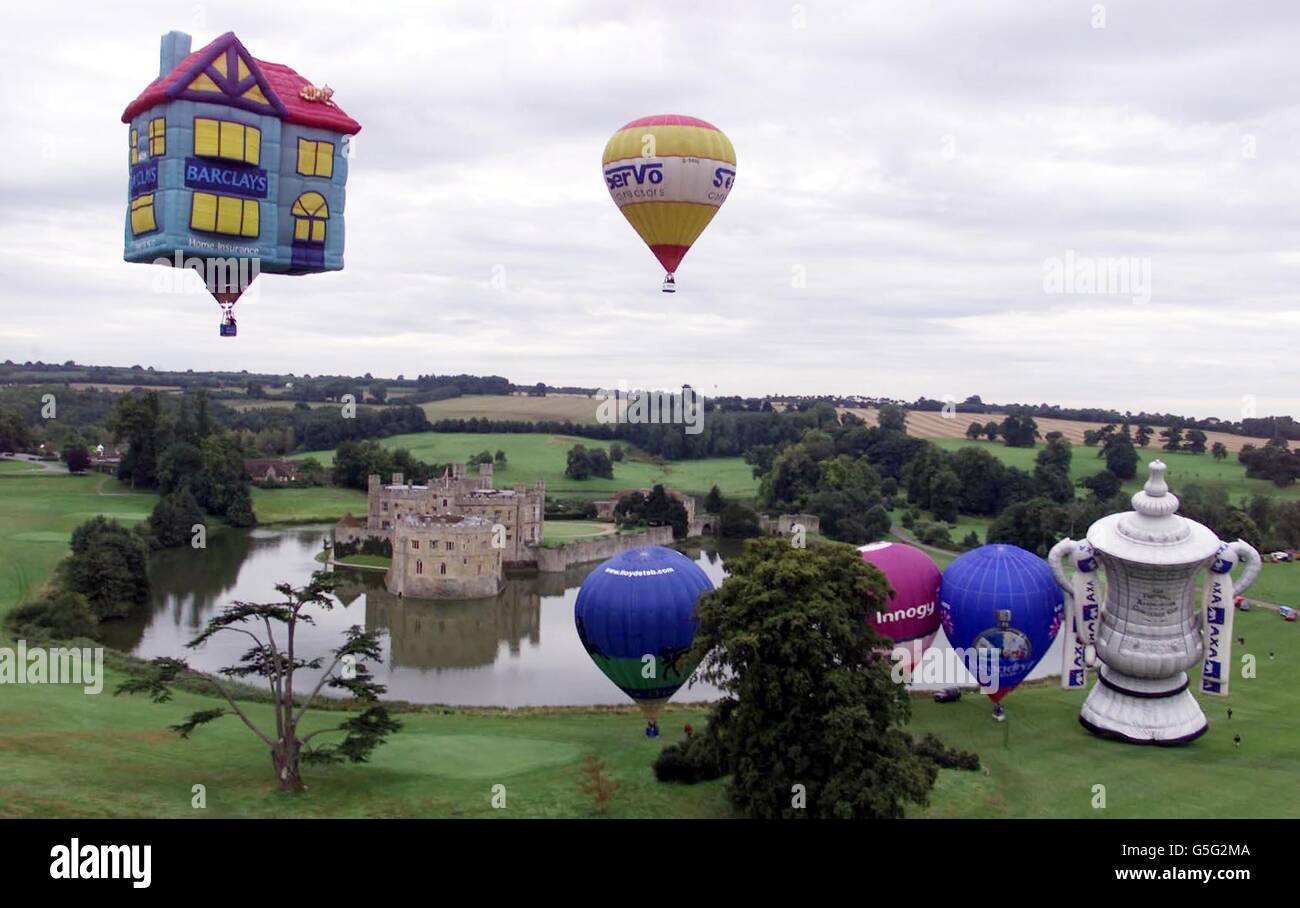 Balloon/ Leeds Castle Stock Photo - Alamy