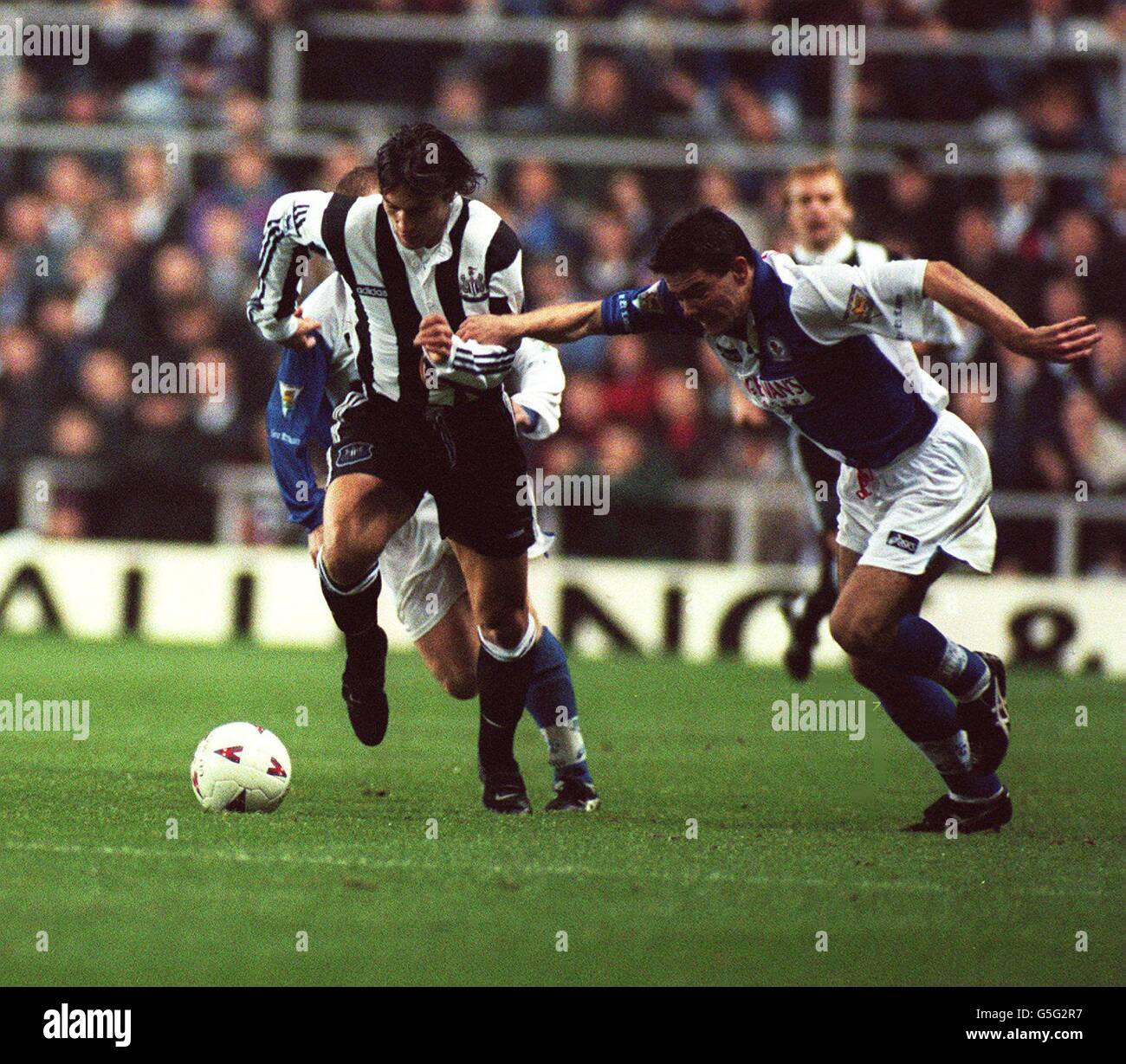 L-R: DAVID GINOLA, NEWCASTLE UNITED. JEFF KENNA, BLACKBURN ROVERS ...