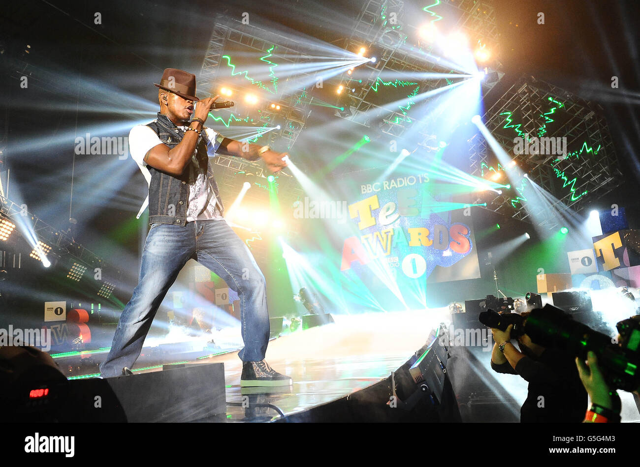 Ne yo performing bbc radio 1 teen awards wembley arena hi-res stock ...
