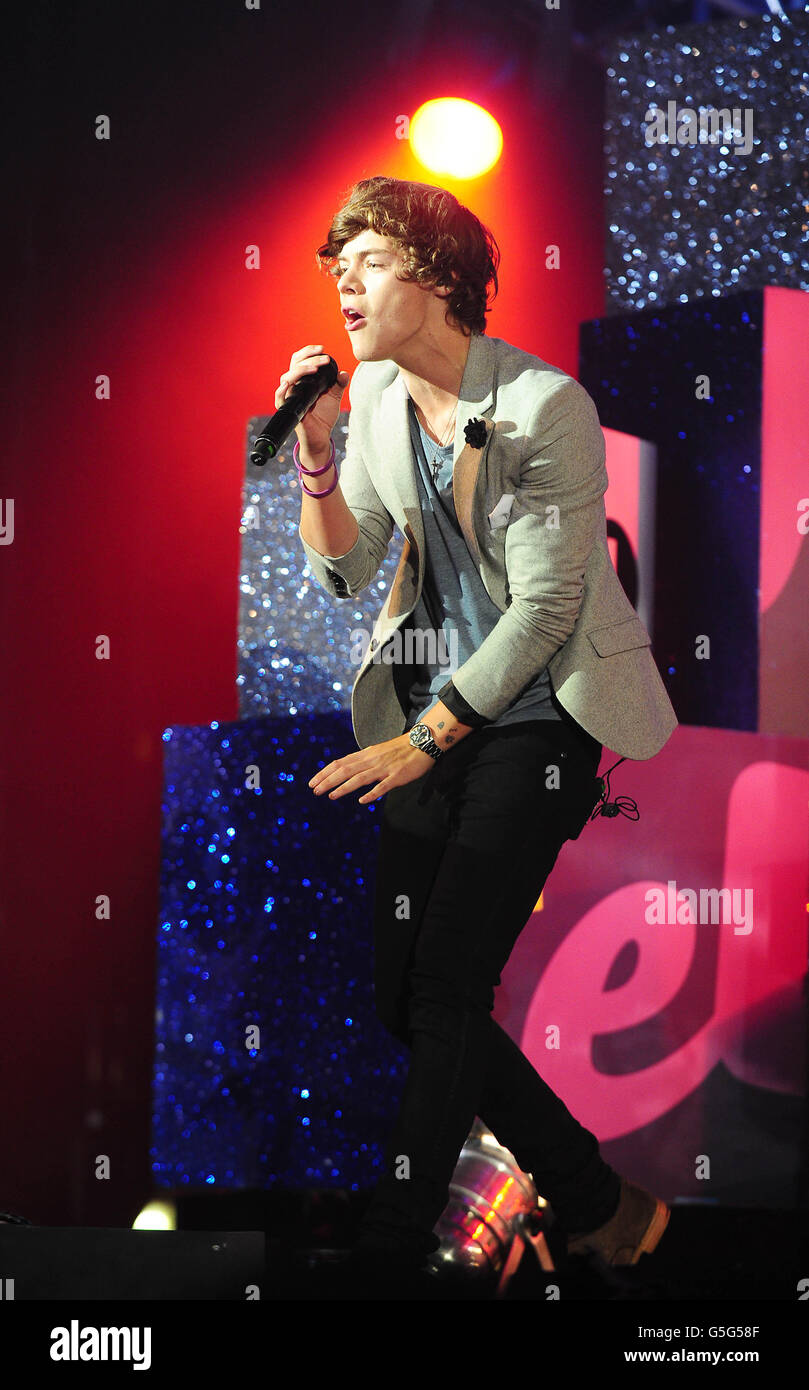 One direction on stage bbc radio teen awards wembley arena hi-res stock ...