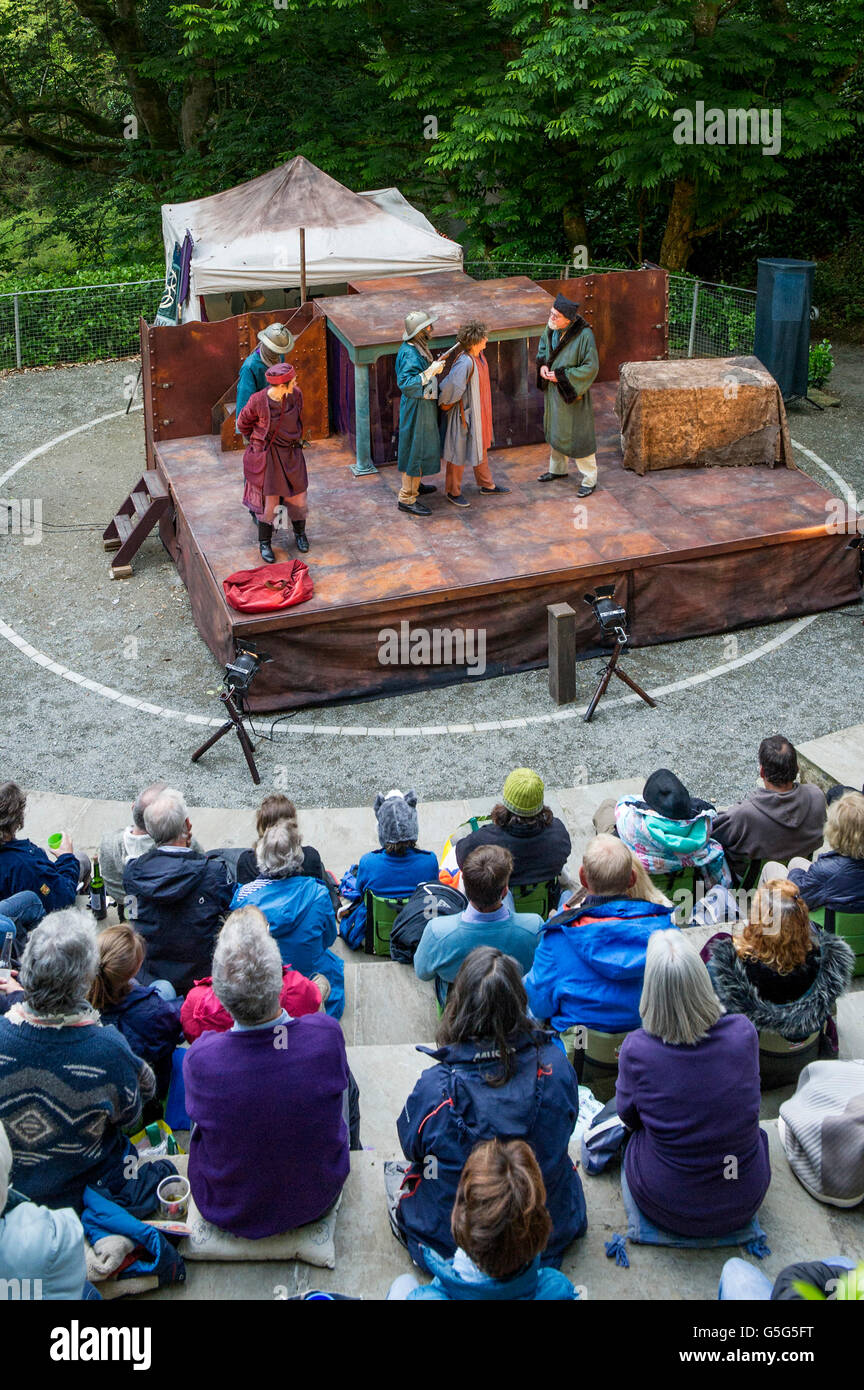 Audience In Amphitheatre Stock Photos & Audience In Amphitheatre Stock ...