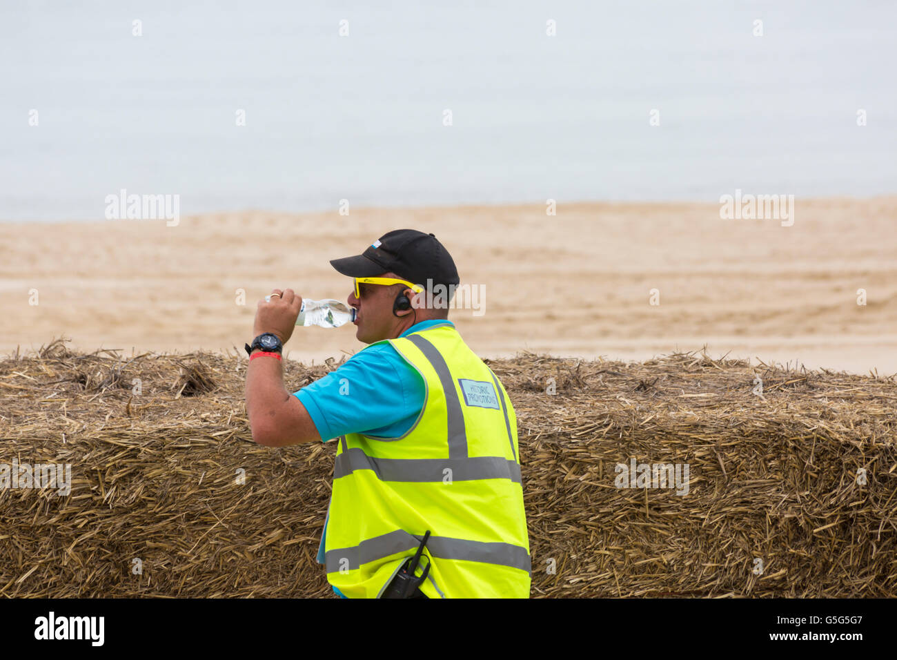 Hi vis vest hi-res stock photography and images - Alamy