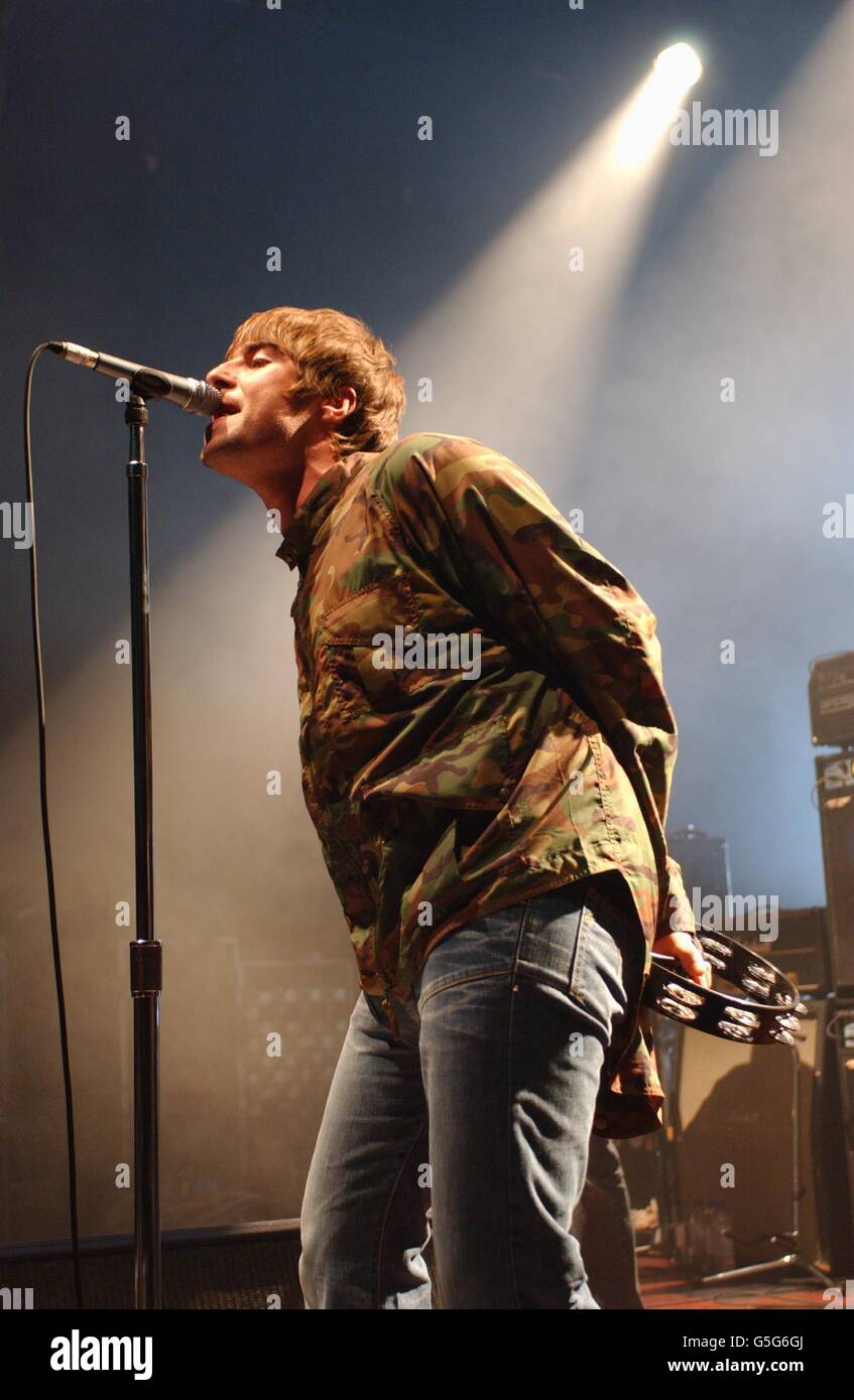 Oasis In Concert Stock Photo - Alamy