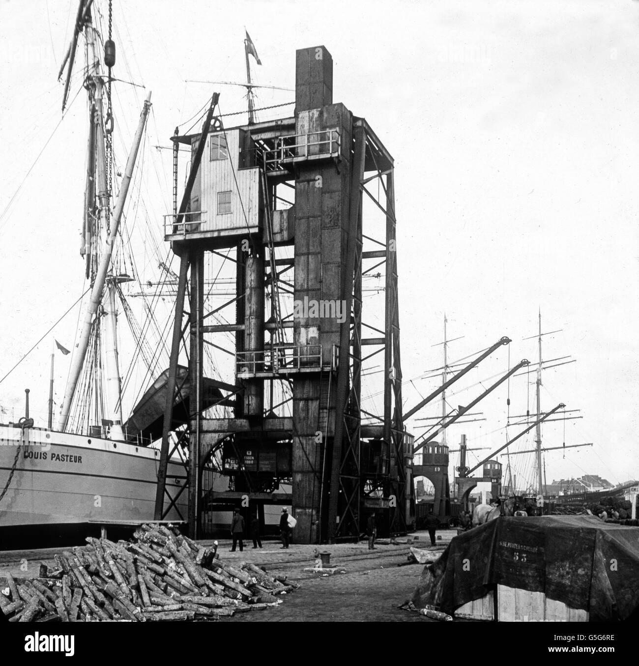 Ships 1920s Black and White Stock Photos & Images - Alamy