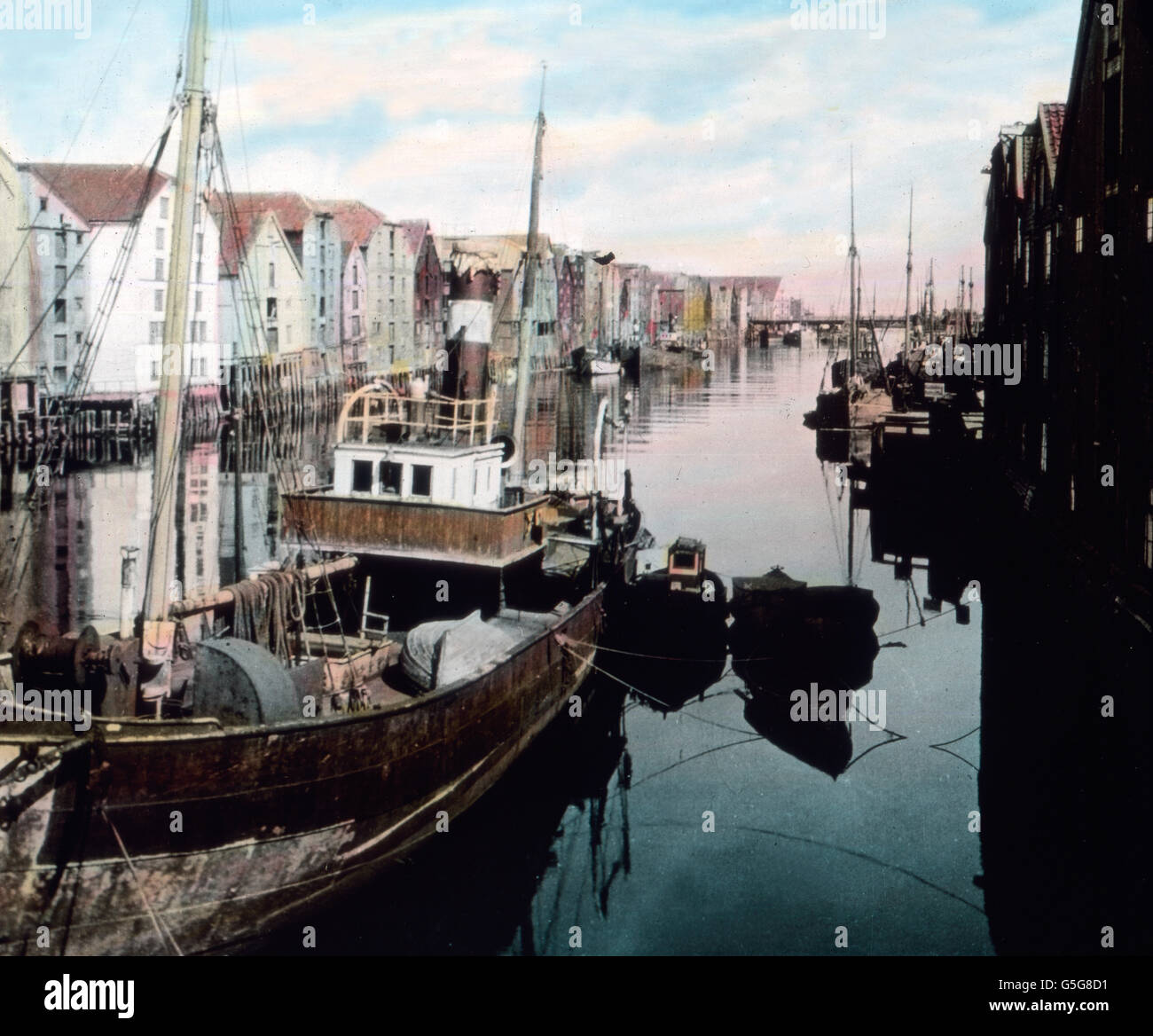 Hafen von Trondheim. Trondheim harbour. port, ship, water, quai, houses ...