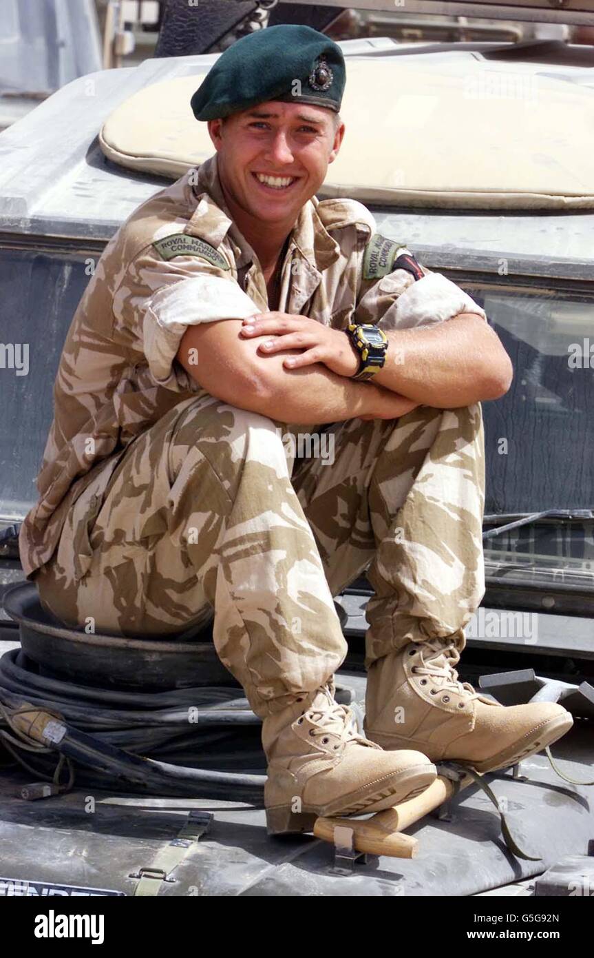 Uniform beret camouflage sitting smiling military celebrity hi-res ...