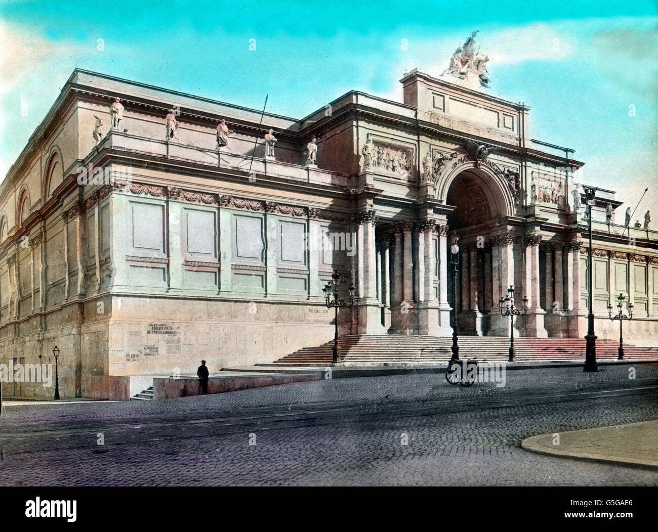 Der Kunstpalast in Rom. Palace of Arts in the city of Rome. street ...