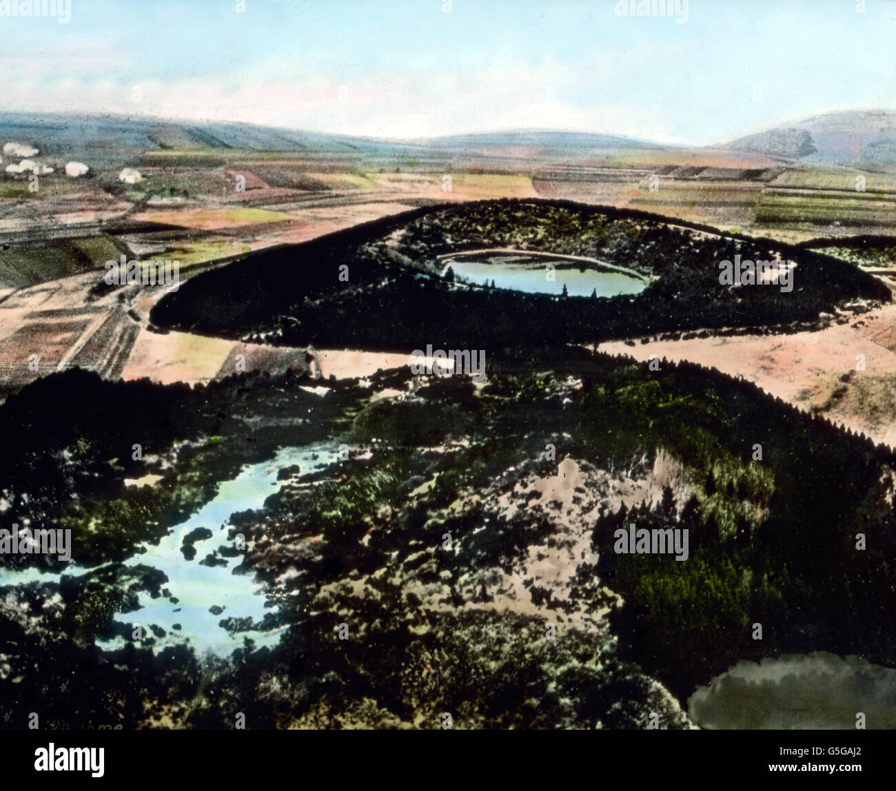 Maar lakes hi-res stock photography and images - Alamy