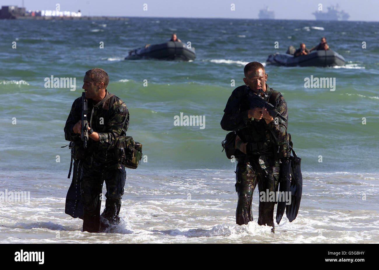 Members british forces on exercise hi-res stock photography and images ...