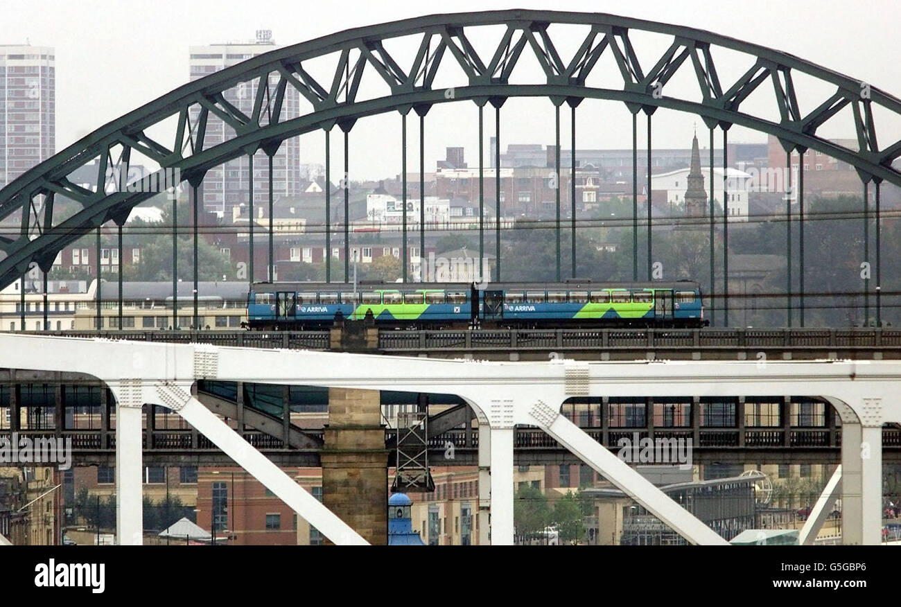 Two story trains hi-res stock photography and images - Alamy