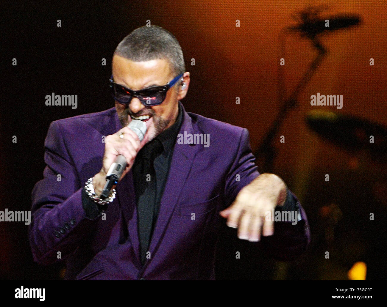 George Michael in concert - London Stock Photo - Alamy