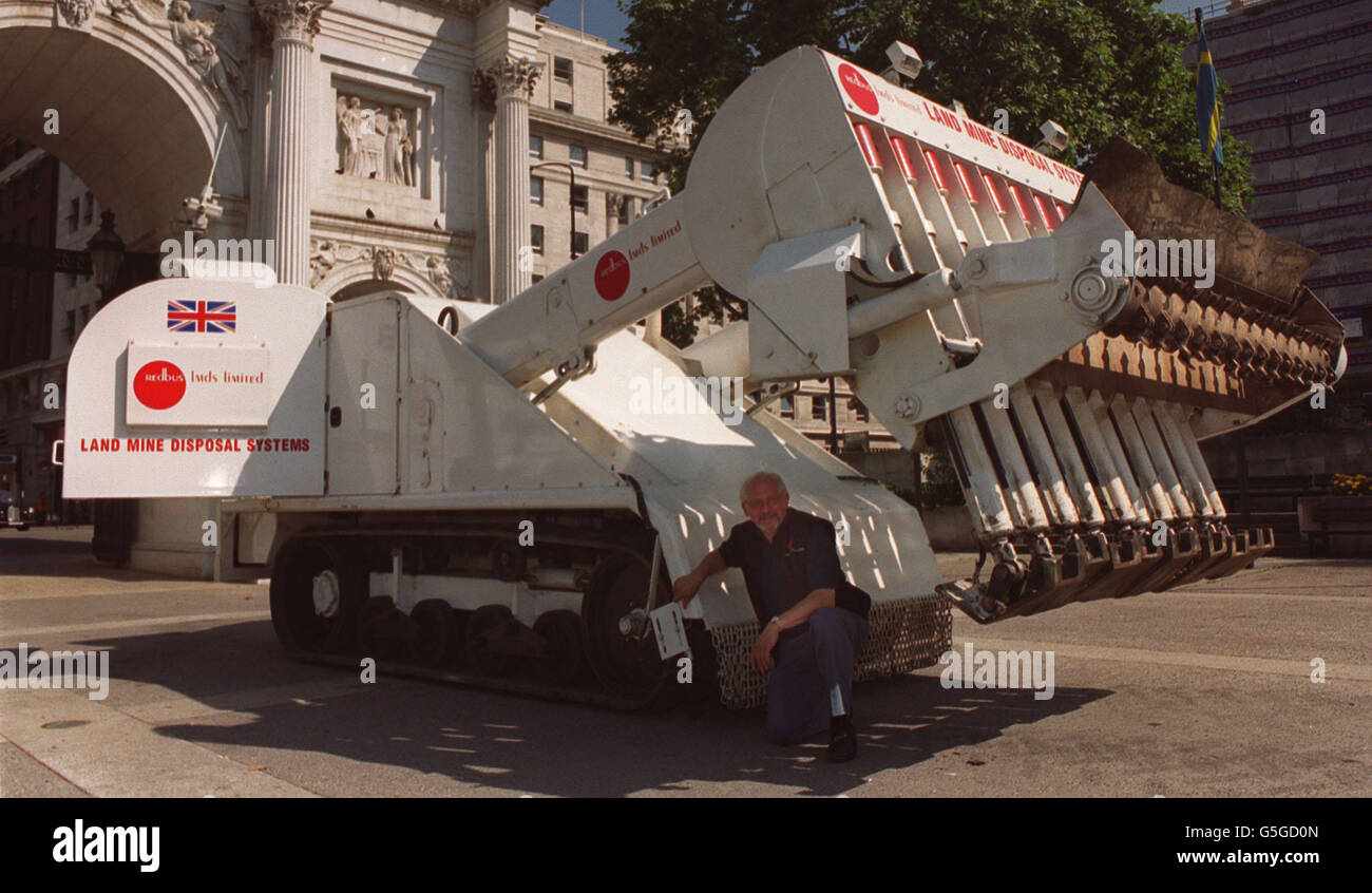 London mine clearing machine hi-res stock photography and images - Alamy