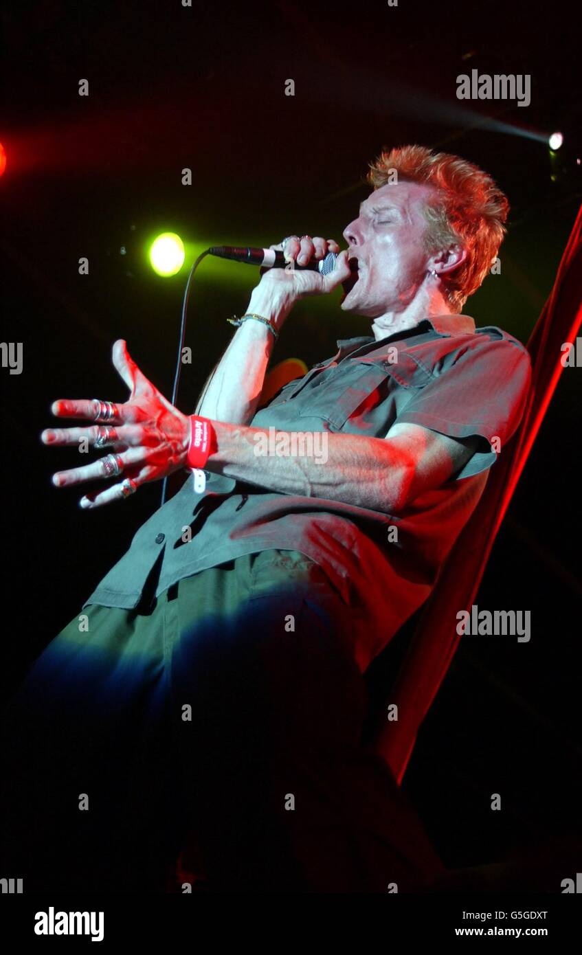 Singer Rob Birch of the Stereo MC's performs to an upbeat crowd at ...