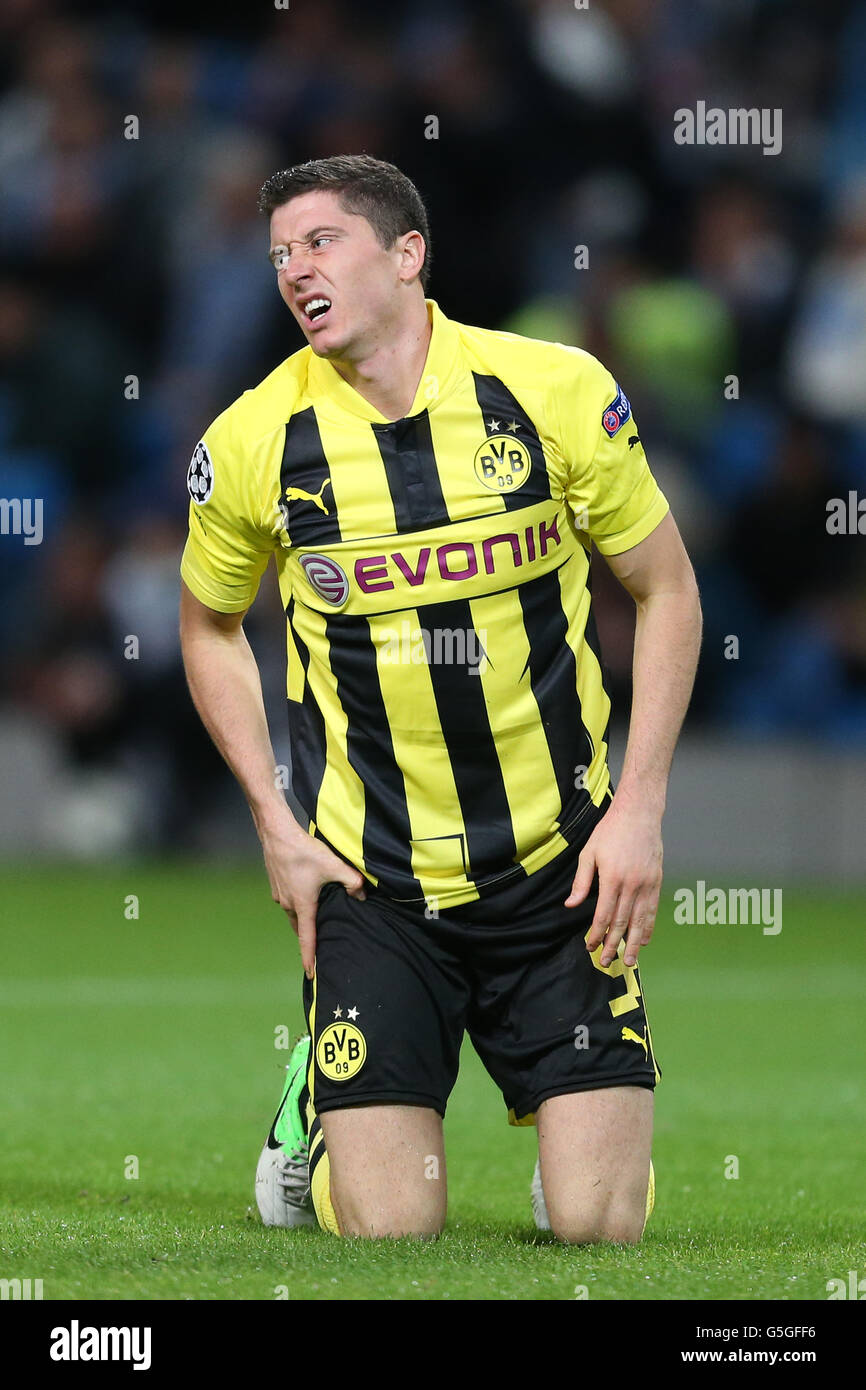 Lewandowski borussia dortmund etihad stadium hi-res stock photography ...