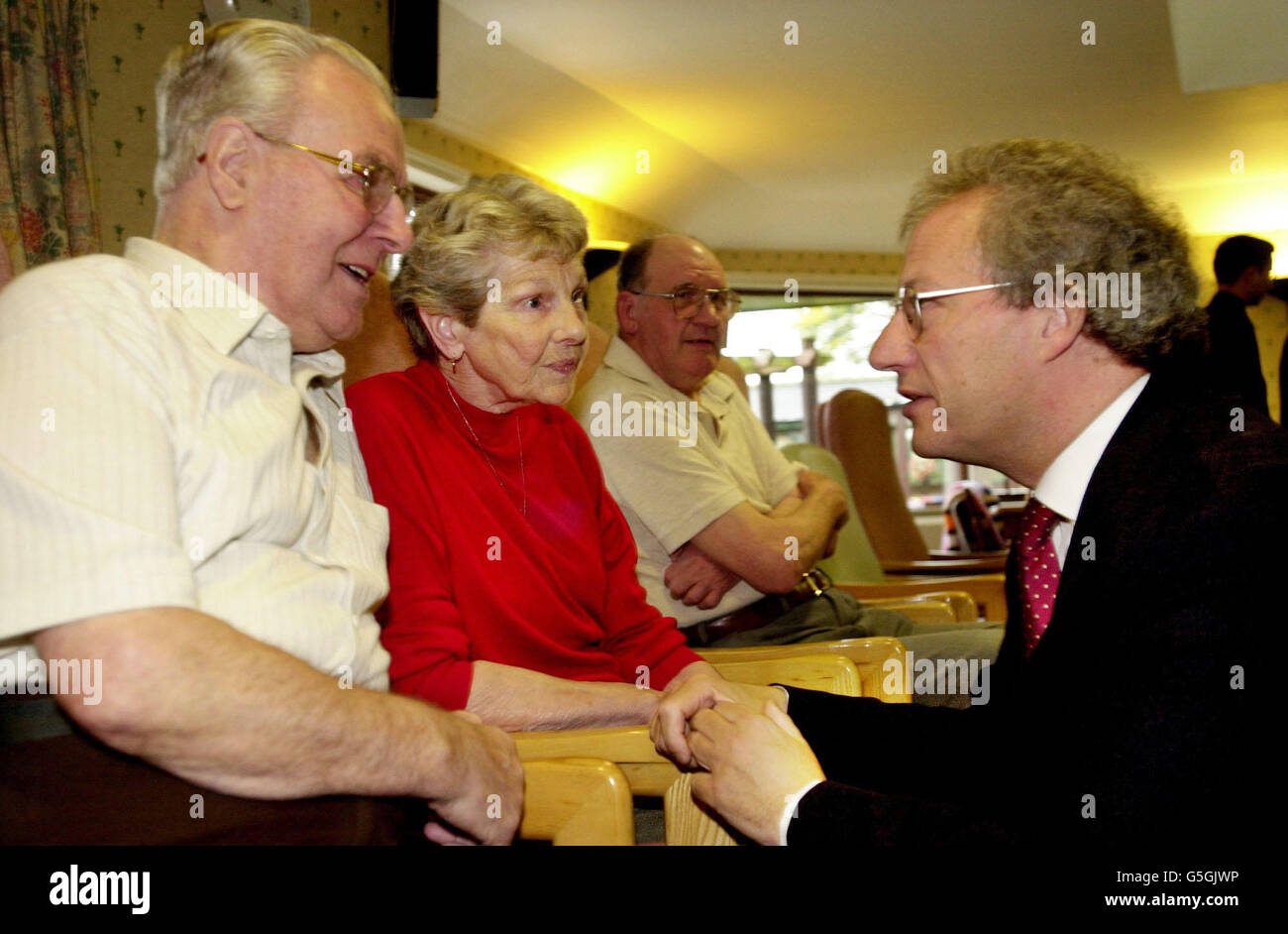 Scotland's First Minister Henry McLeish talks with Margaret and Bill ...