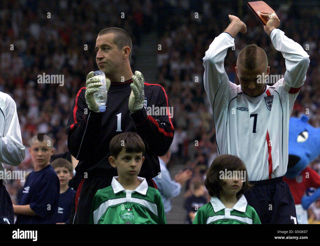 England captain David Beckham (right) and goalkeeper Nigel Martyn ...