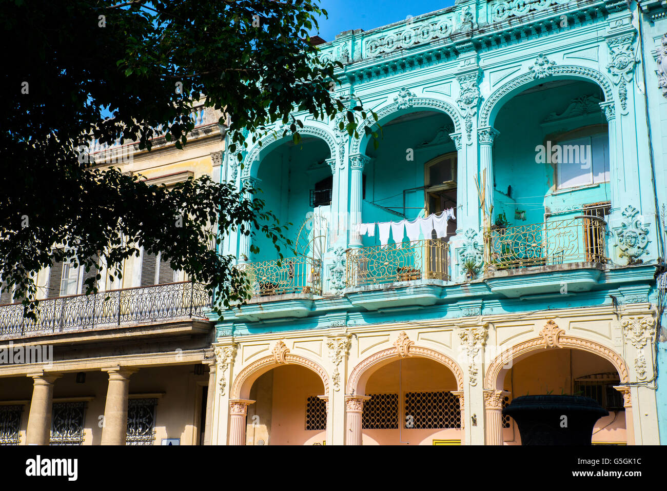Houses and buildings in Havana, Cuba Stock Photo - Alamy