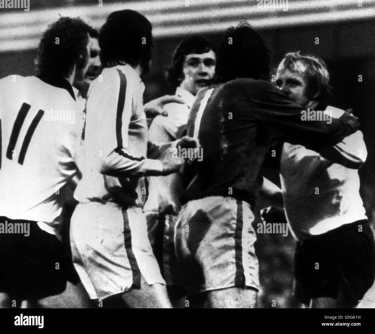 Best quality available. Leeds United's 'keeper David Harvey (dark shirt ...