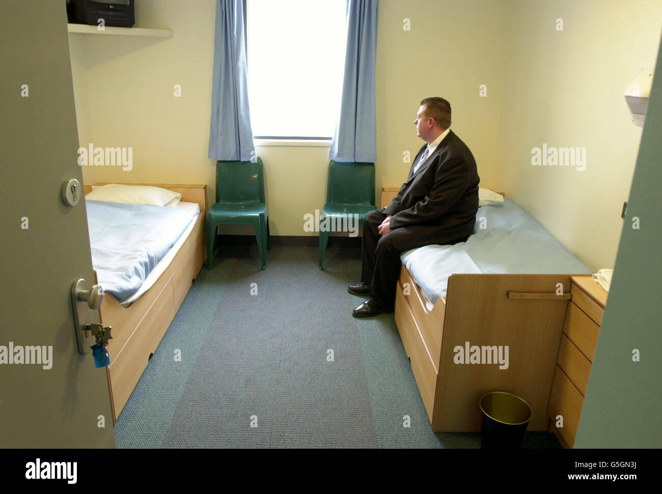 Immigration detention centre room hi-res stock photography and images ...