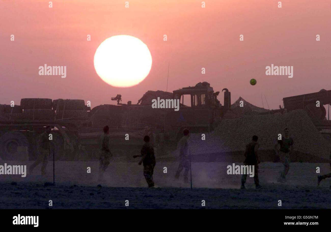 British Army in Oman. The British Army on exercise in the desert of ...
