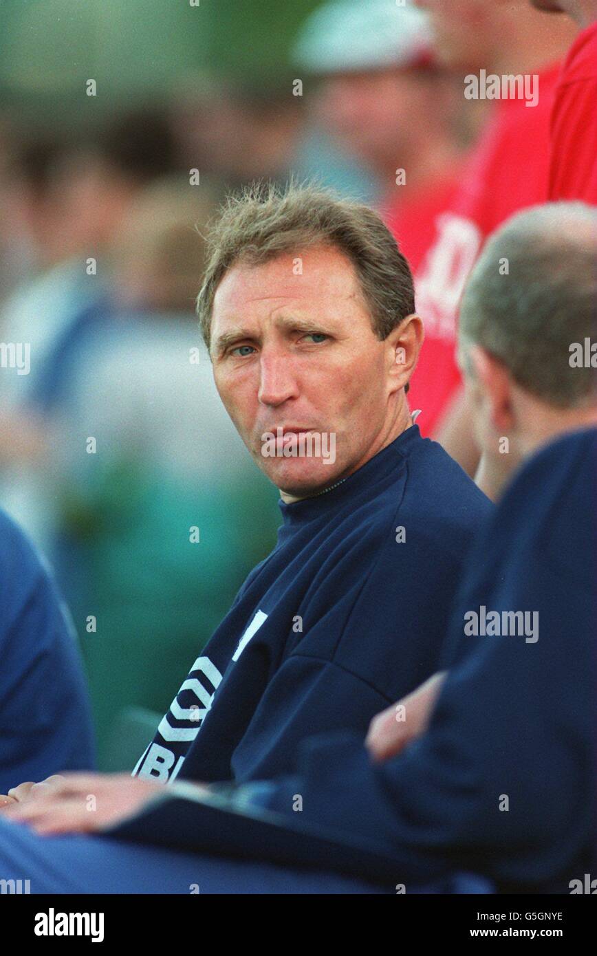 Soccer ... Howard Wilkinson, Manager of Leeds United Stock Photo - Alamy