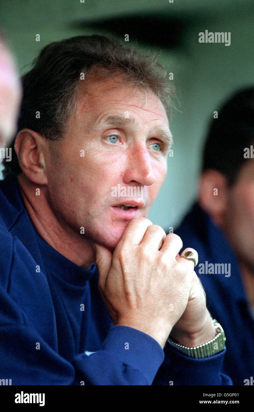 Leeds manager howard wilkinson hi-res stock photography and images - Alamy