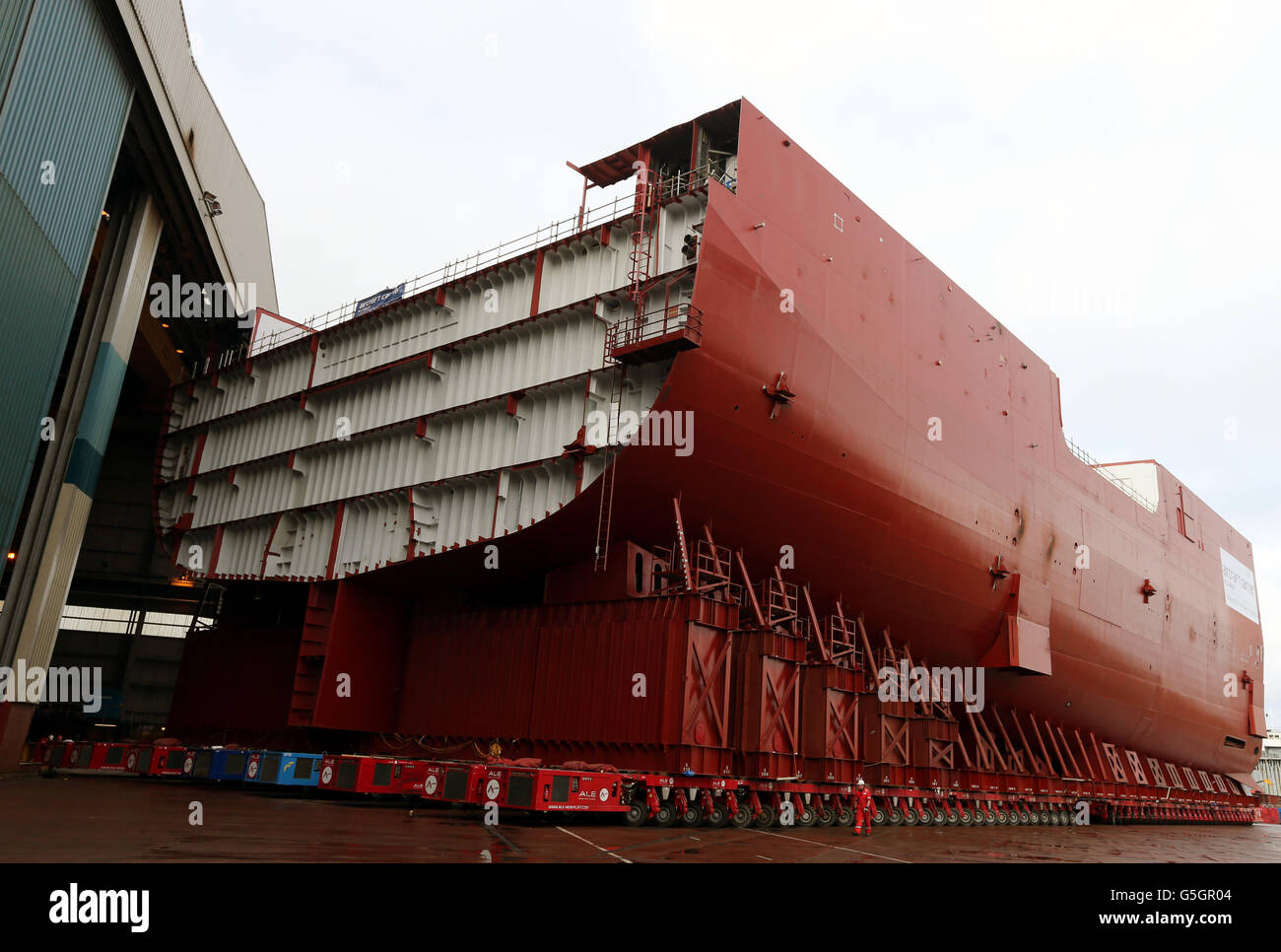 Warship hull begins 600 mile trip Stock Photo - Alamy