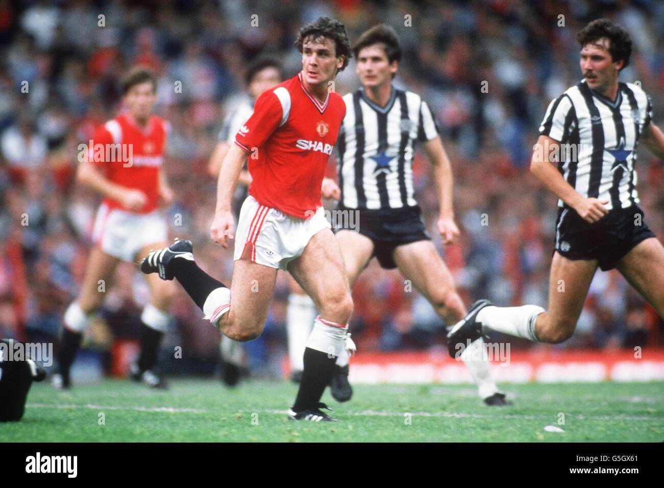 Mark hughes manchester united hi-res stock photography and images - Alamy