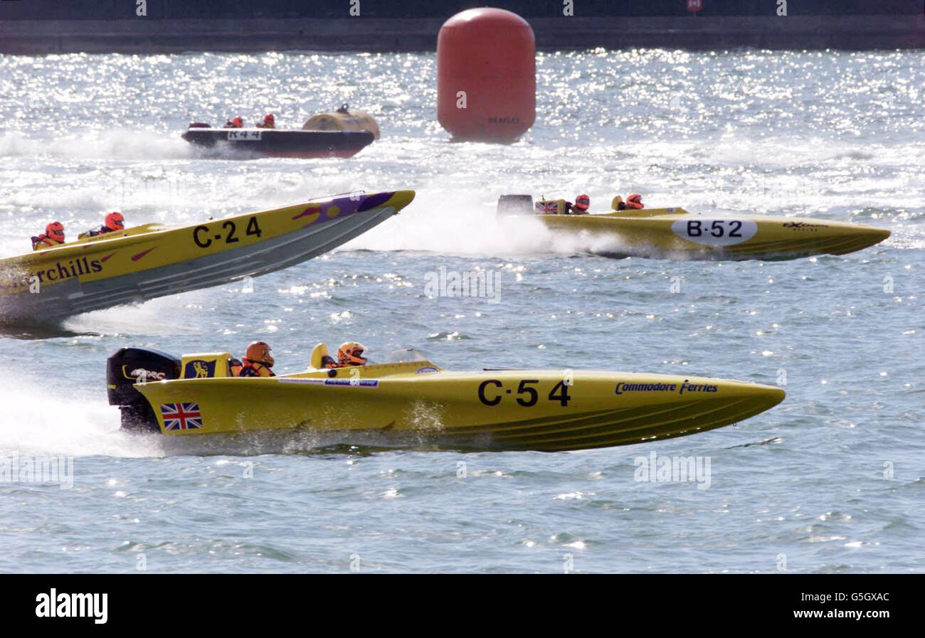Start off cowes hi-res stock photography and images - Alamy