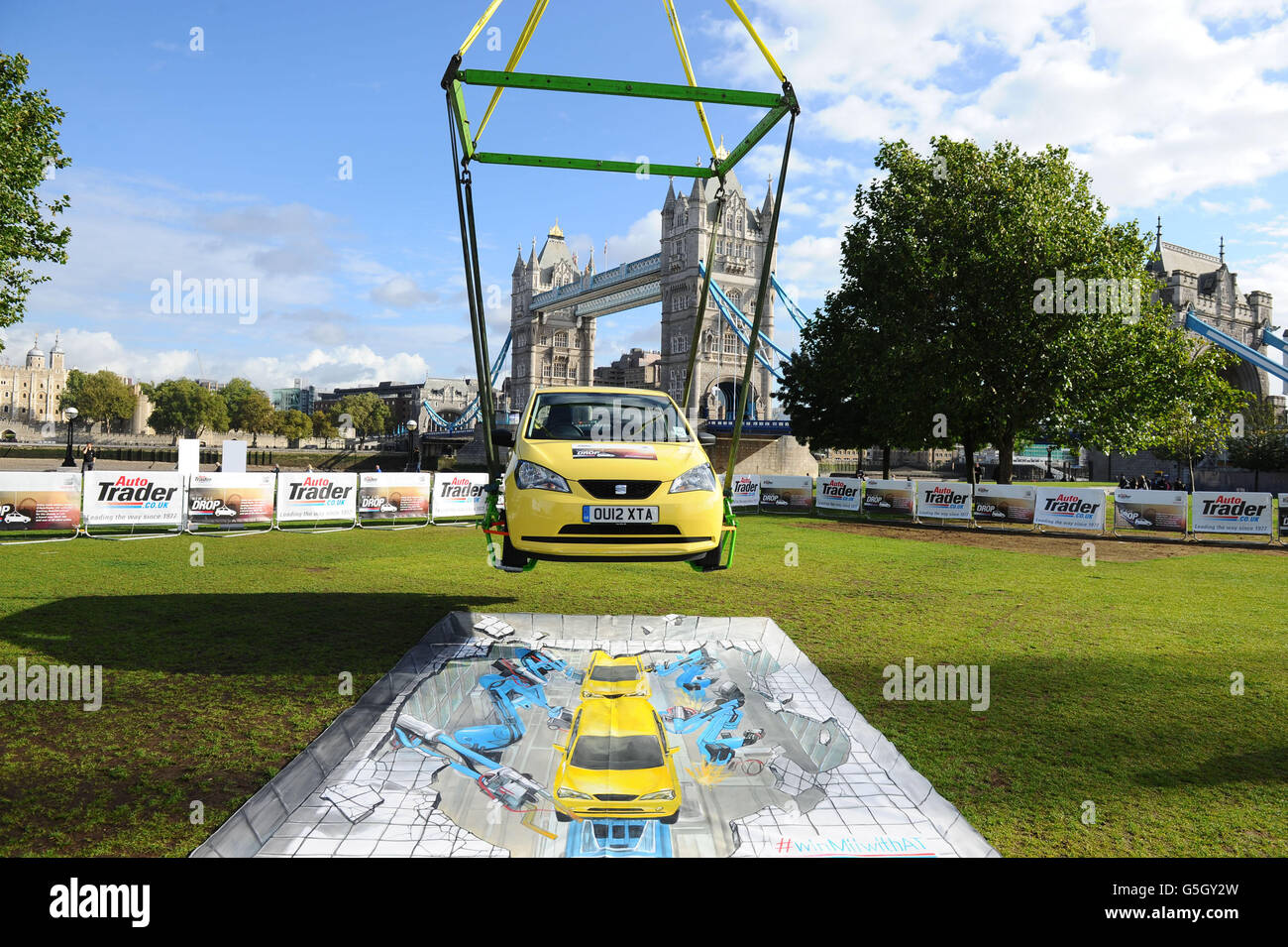 Crane car not illustration not truck hi-res stock photography and ...