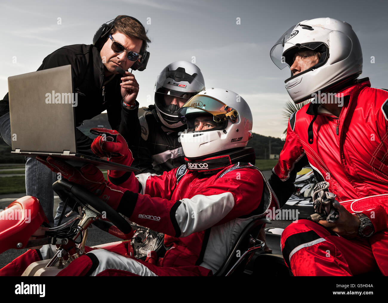 Kart racing hi-res stock photography and images - Alamy