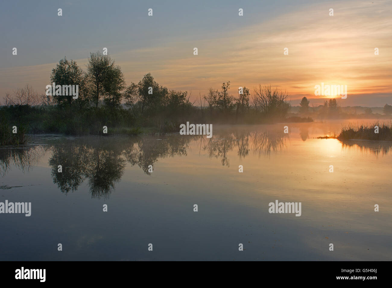 Mist water form fog hi-res stock photography and images - Alamy