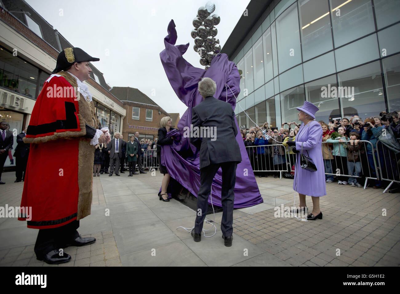 Queen Elizabeth II unveiling the Windsor and Eton Society Diamond ...