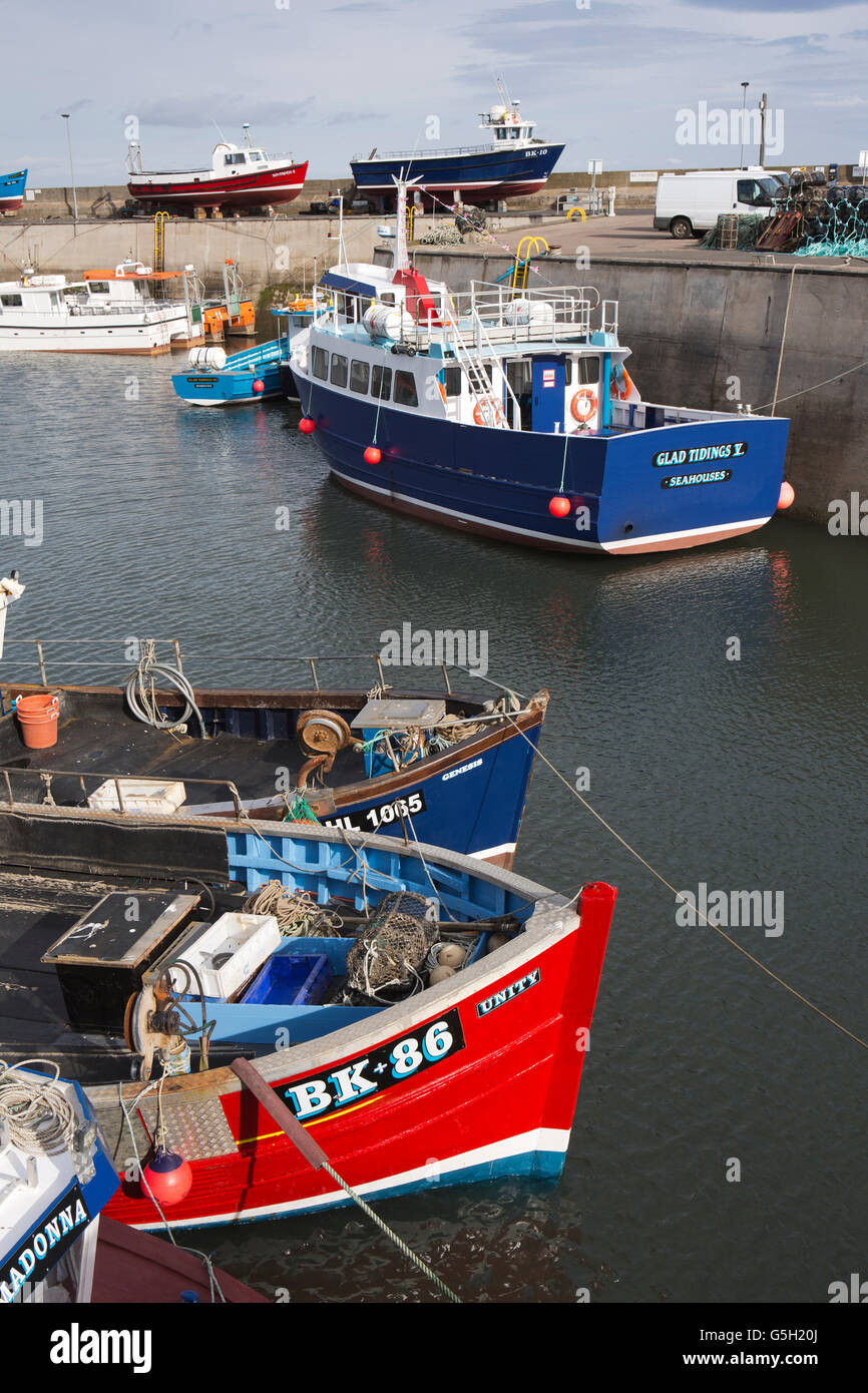Boat fishing harbour seahouses hi-res stock photography and images - Alamy