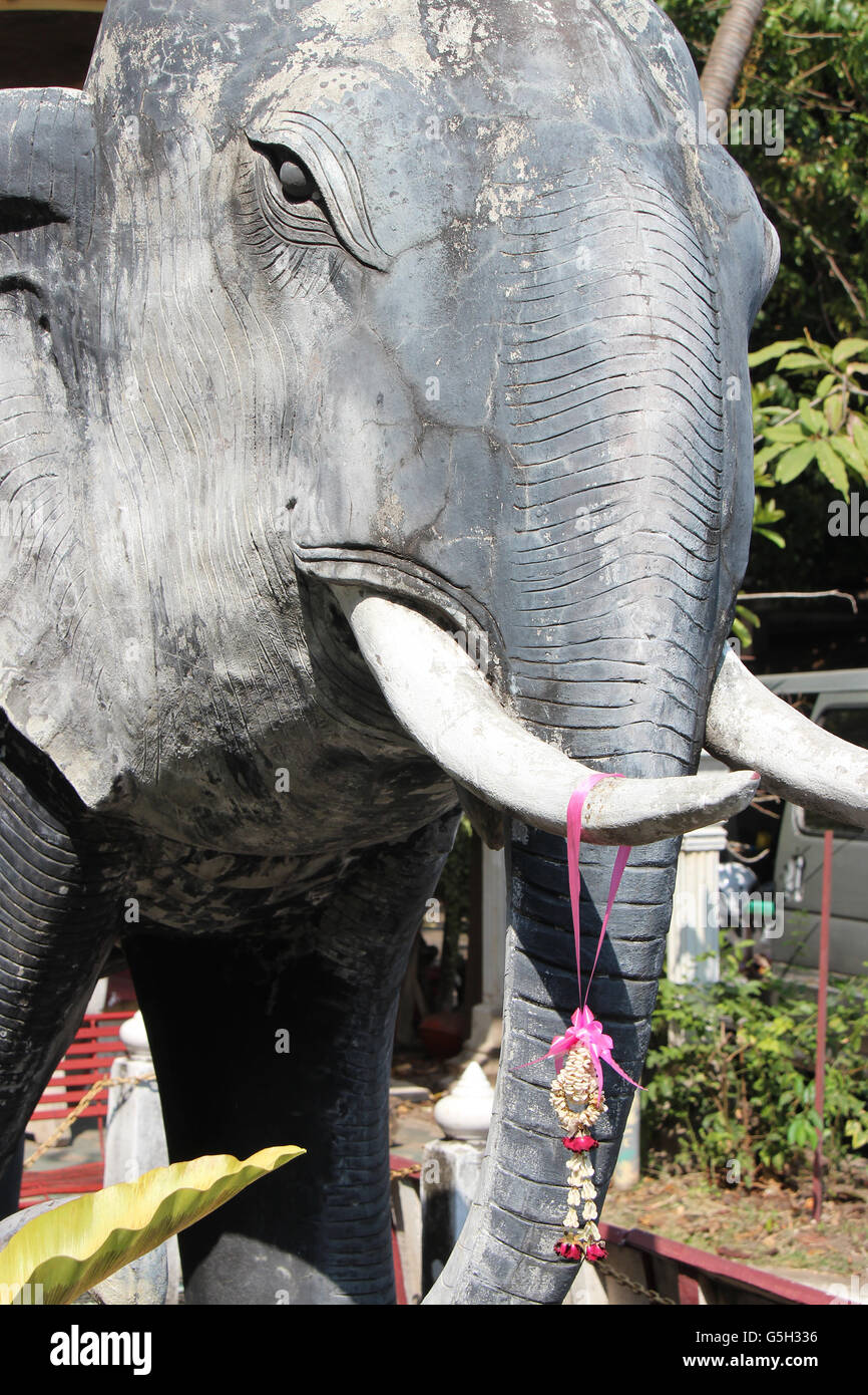 Statue of an elephant in the Wat Lam Chang in Chiang Mai (Thailand ...