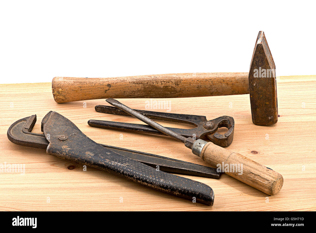 Tools isolated over white rusty hammer hi-res stock photography and ...