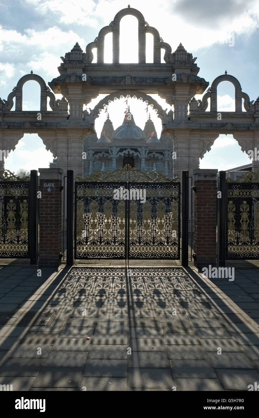 BAPS Shri Swaminarayan Mandir hindu temple, neasden, brent, London ...