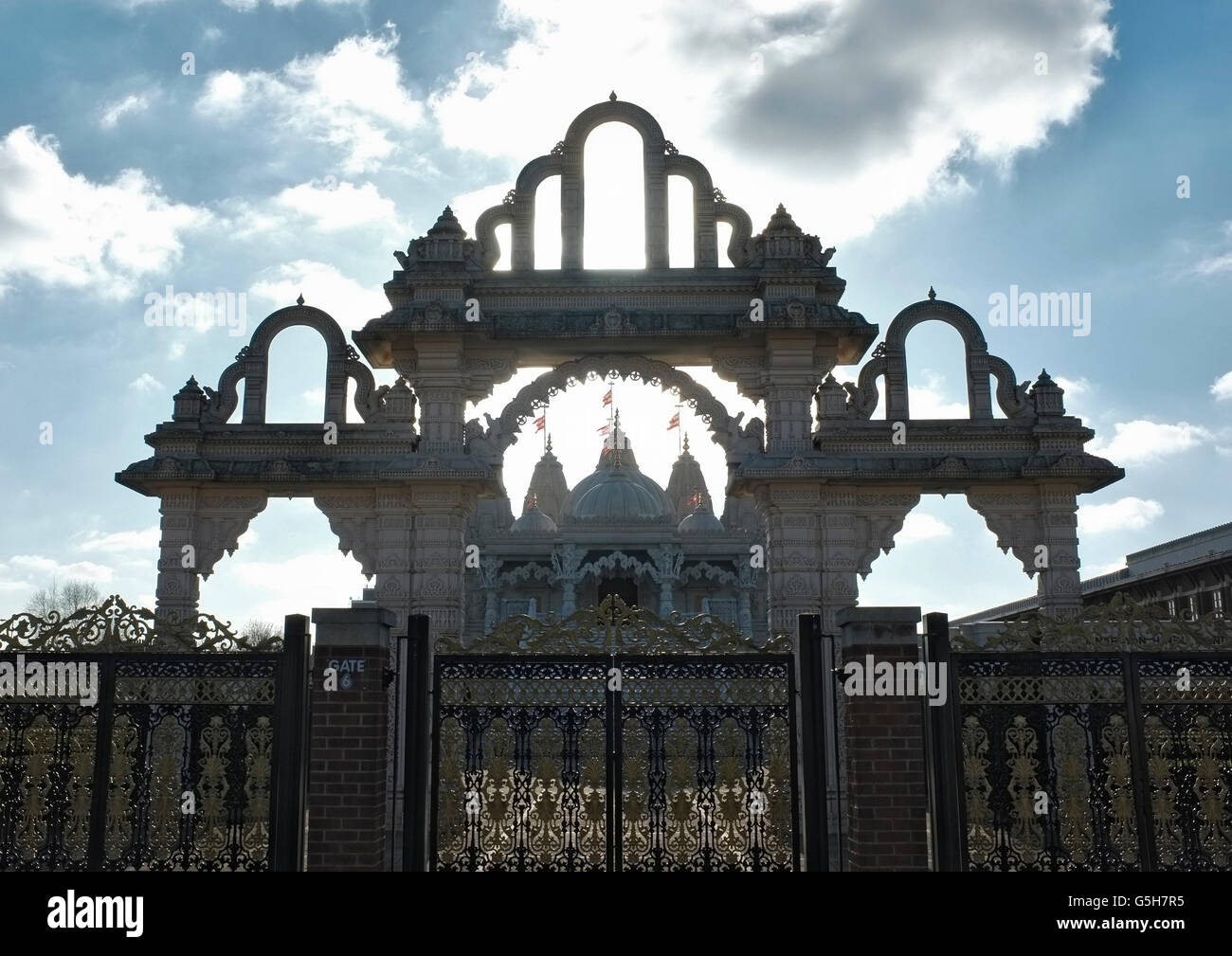 BAPS Shri Swaminarayan Mandir hindu temple, neasden, brent, London ...
