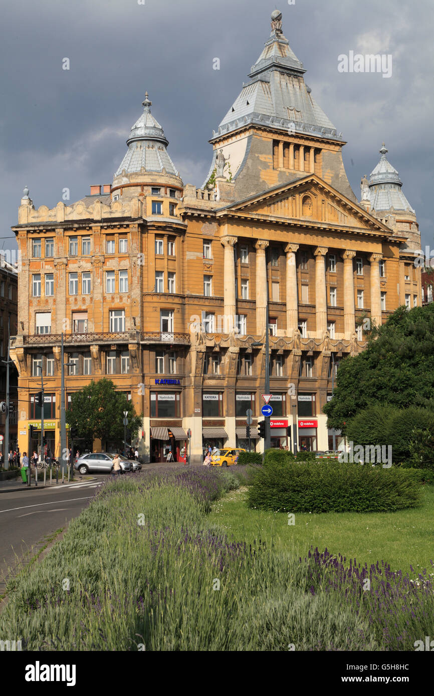 Deak ferenc square budapest hi-res stock photography and images - Alamy